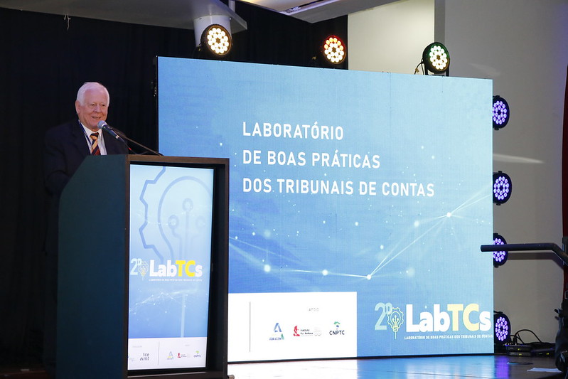 Conselheiro aposentado Helio Mileski faz palestra sobre a chegada da ...